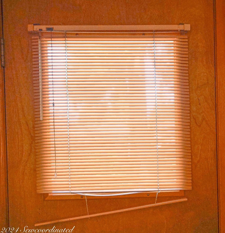 Cafe Curtains with DIY Cardboard Cornice – Sewcoordinated